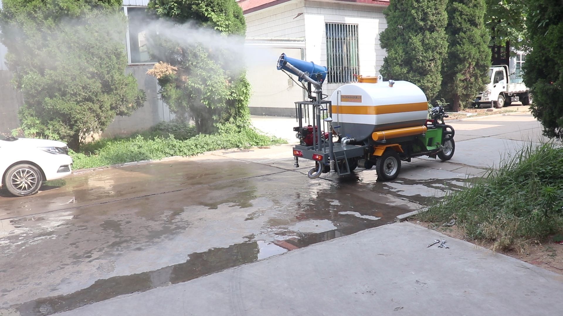 雾炮车百易演示抑尘车环卫洒水车