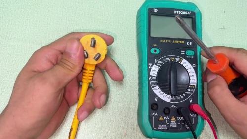 如何灵活运用万用表测电器漏电?揭秘这两个档位的最佳应用技巧