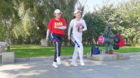 经典鬼步舞《众人划桨开大船》