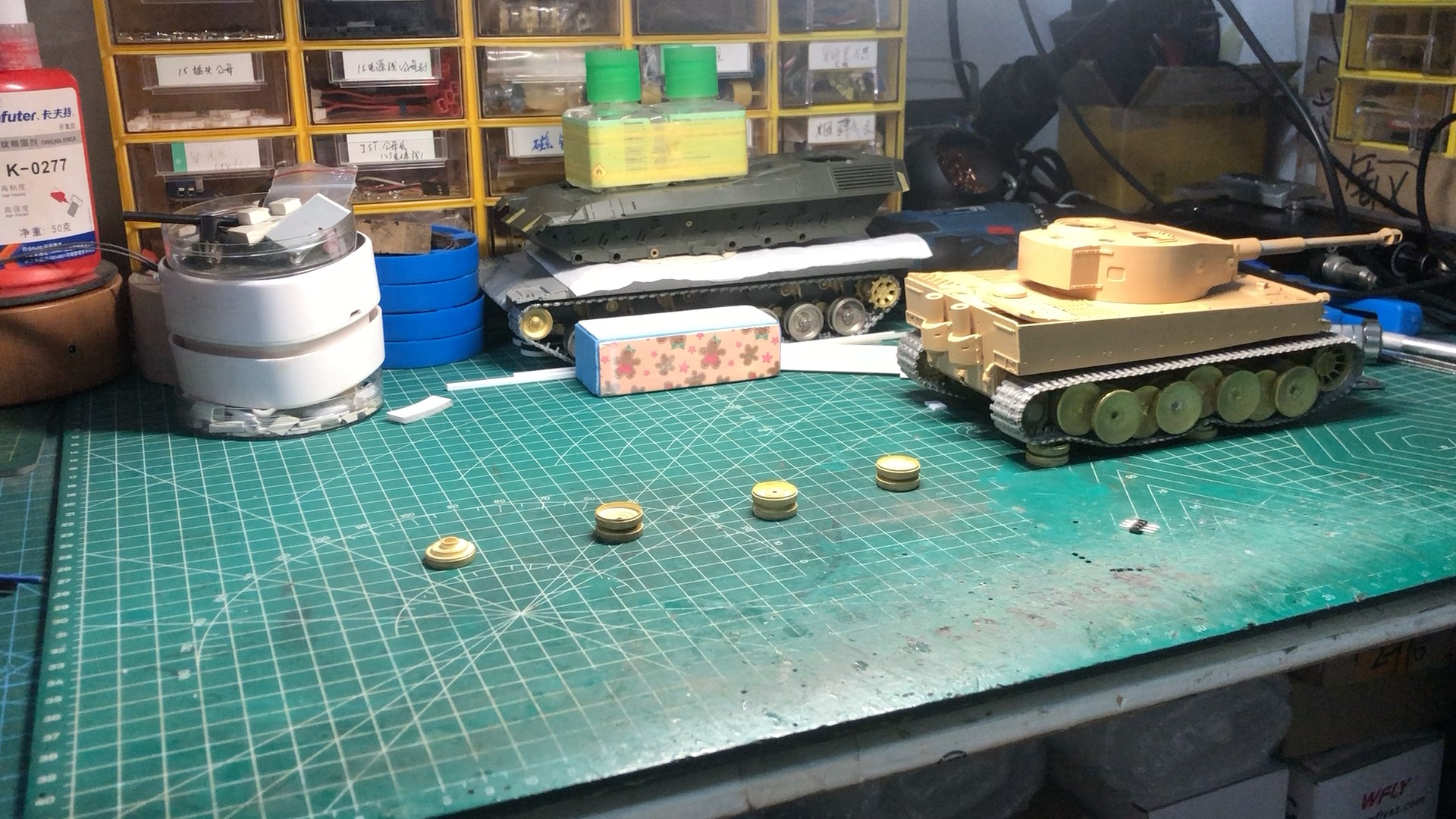 老视频,金属轮带来的厚重感