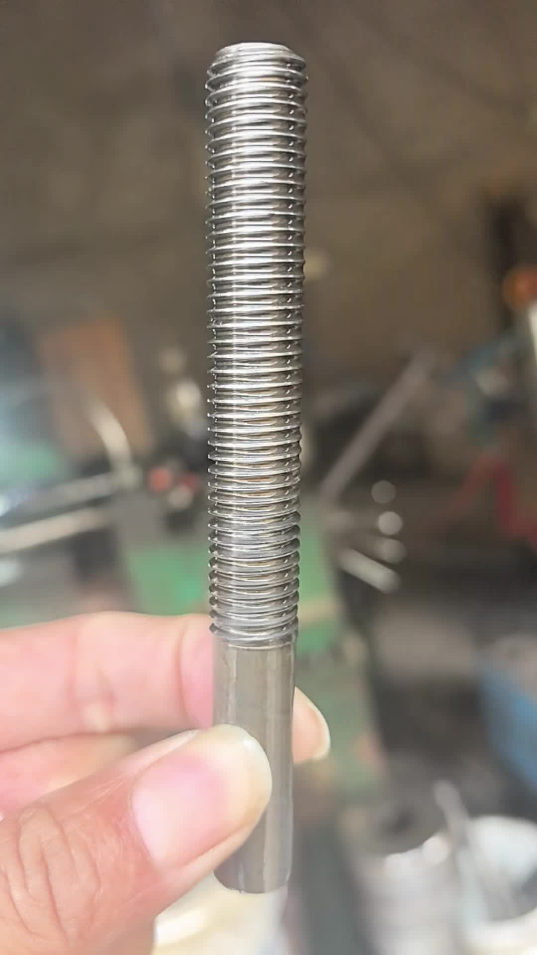 正儿八经的45号刚做出来的m14的单头螺丝。长度120,有效螺纹90。