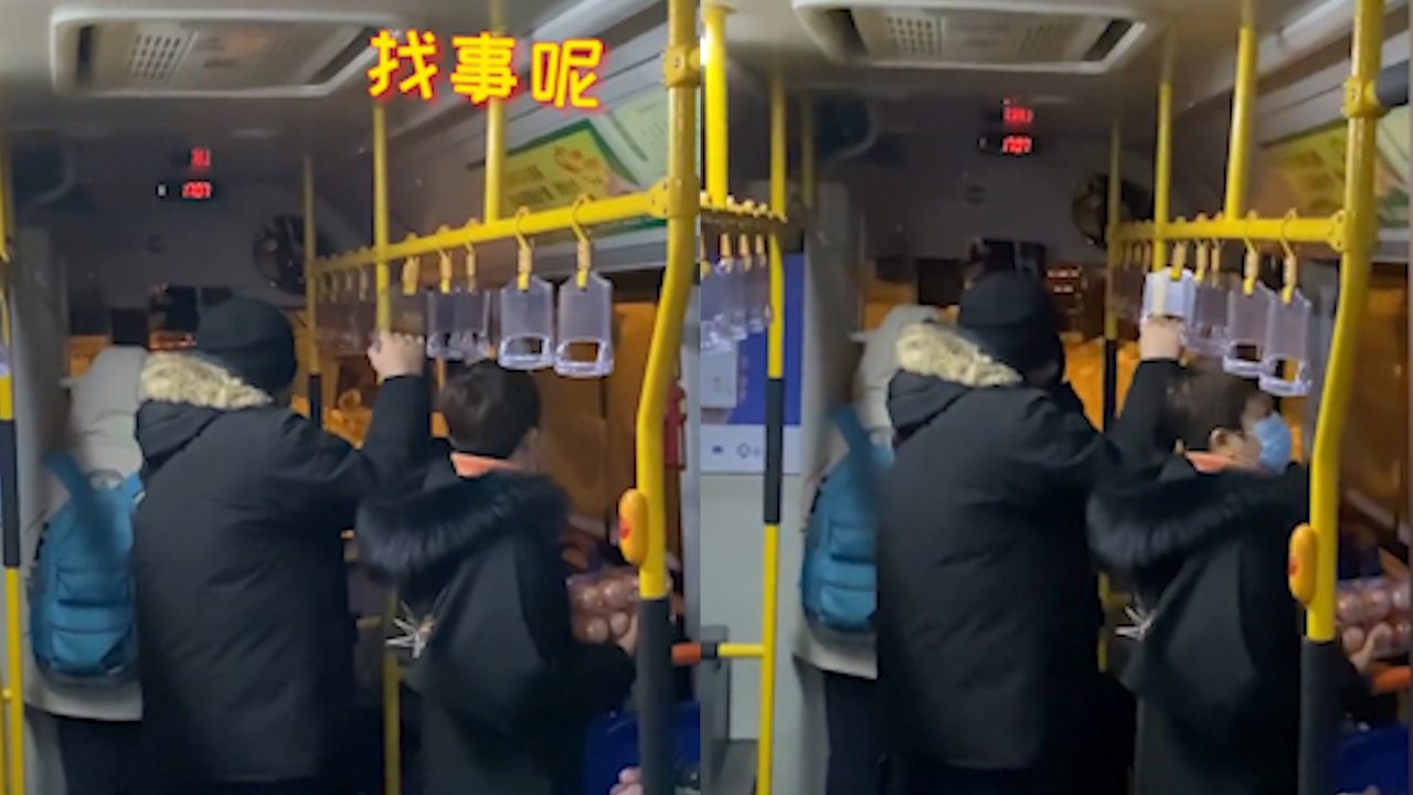 女子抱宠物狗乘公交被拒,愤怒反问索退车费:你写了不让带狗吗