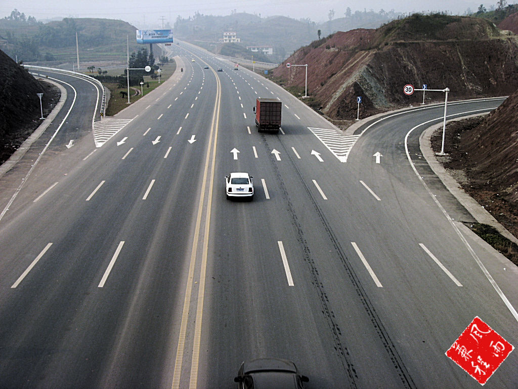 上高速,新手必知驶离高速公路应该注意哪些?