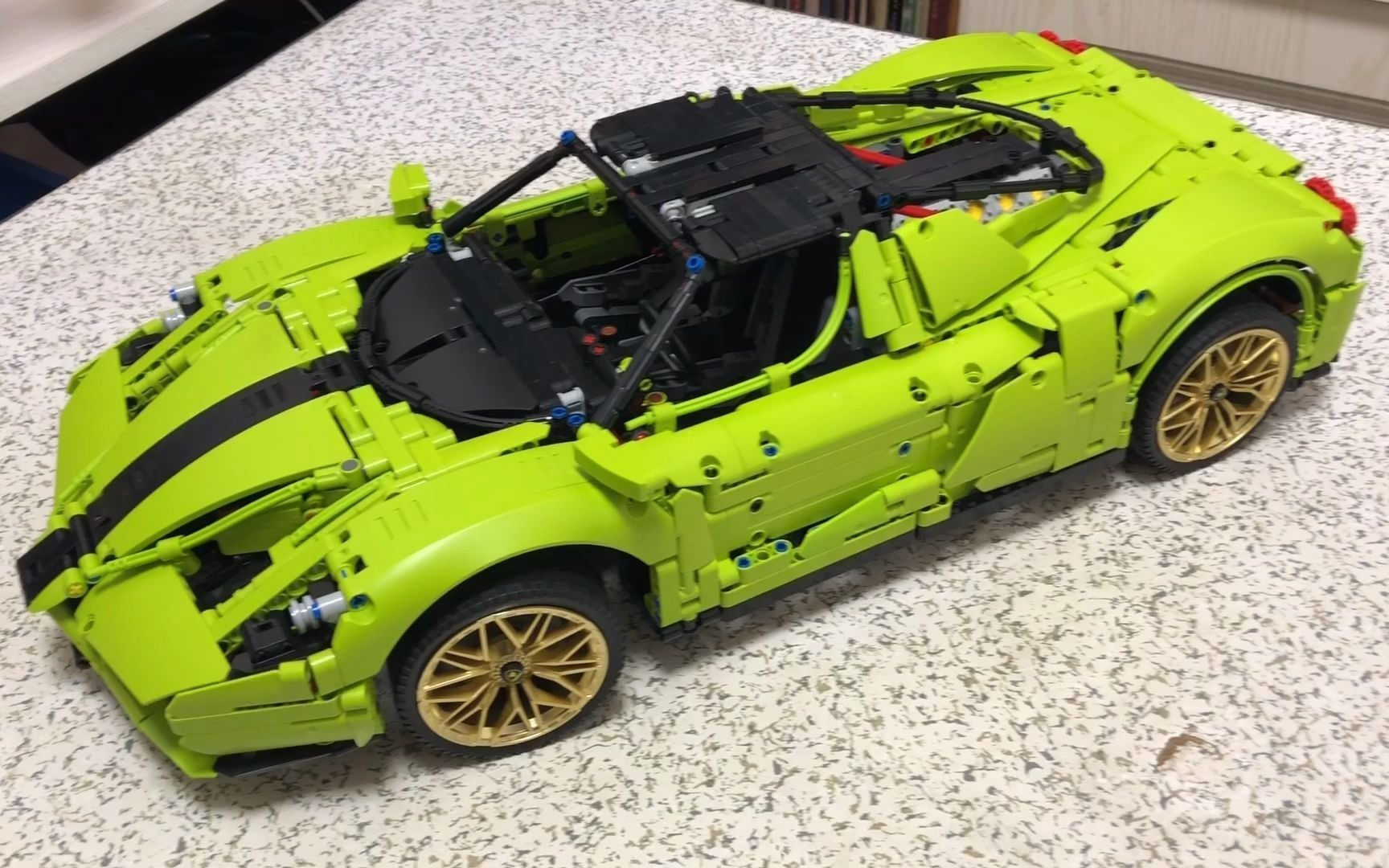 乐高兰博基尼套内改装法拉利恩佐,真的非常帅