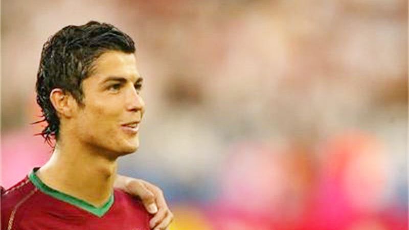 时光荏苒!把时间拉回2006年,还记得梅西C罗世界杯首秀吗?