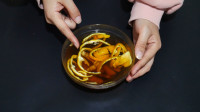 生姜加橘皮泡水,用途真厉害,解决了很多男女的困扰,实用又省钱