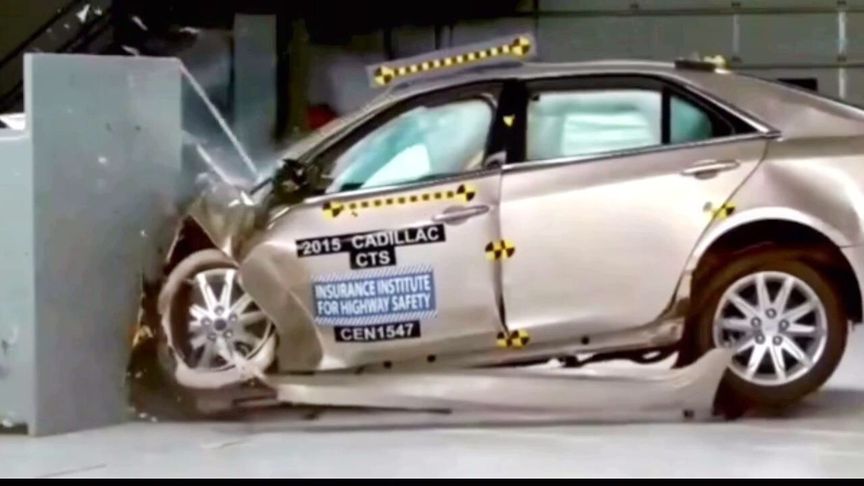 凯迪拉克汽车碰撞测试