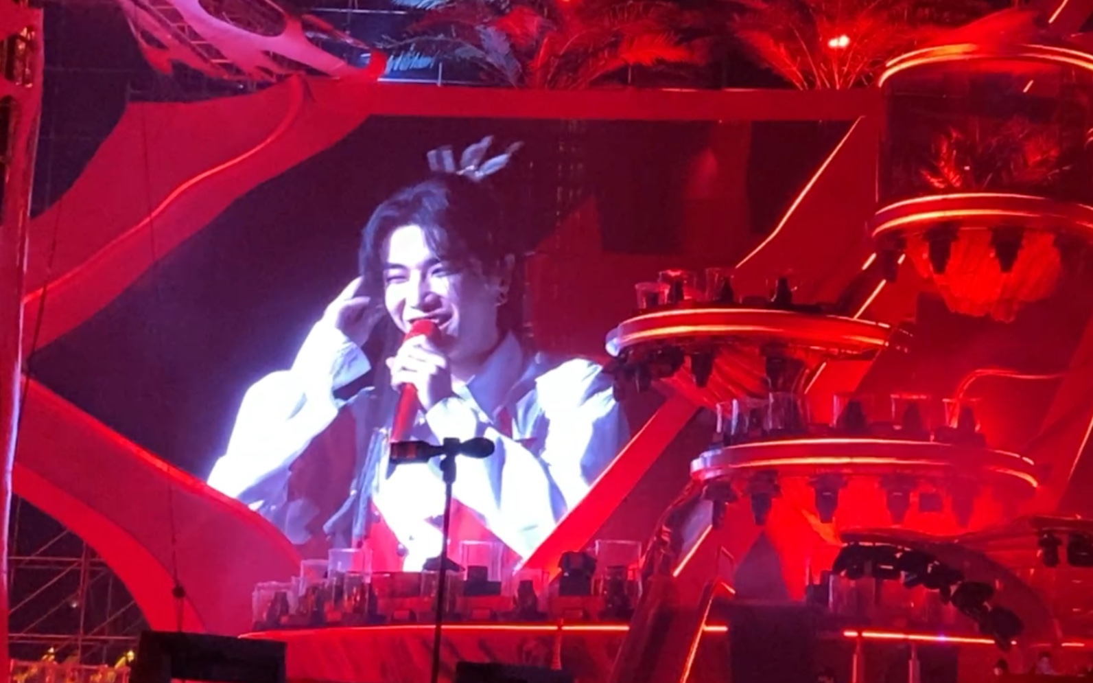 华晨宇火星演唱会厉害!