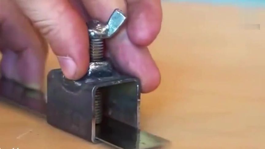 涨姿势!牛人在钢管上加了颗螺丝,这东西的用途你猜不到!