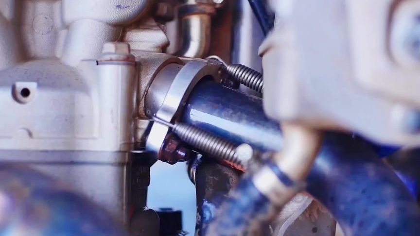 记录第一次排气管修复过程,没有工具自己做,过程有点害怕