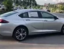 2019款别克君威终于来了,开车上路那刻,我瞬间忘记了本田雅阁