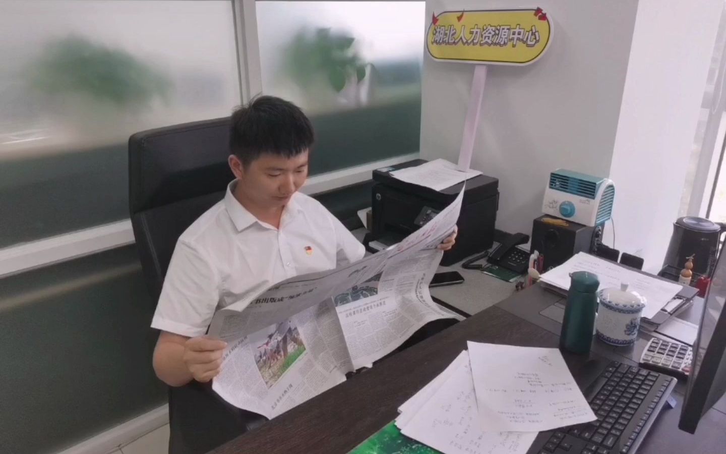 你以为档案管理员的工作是这样的