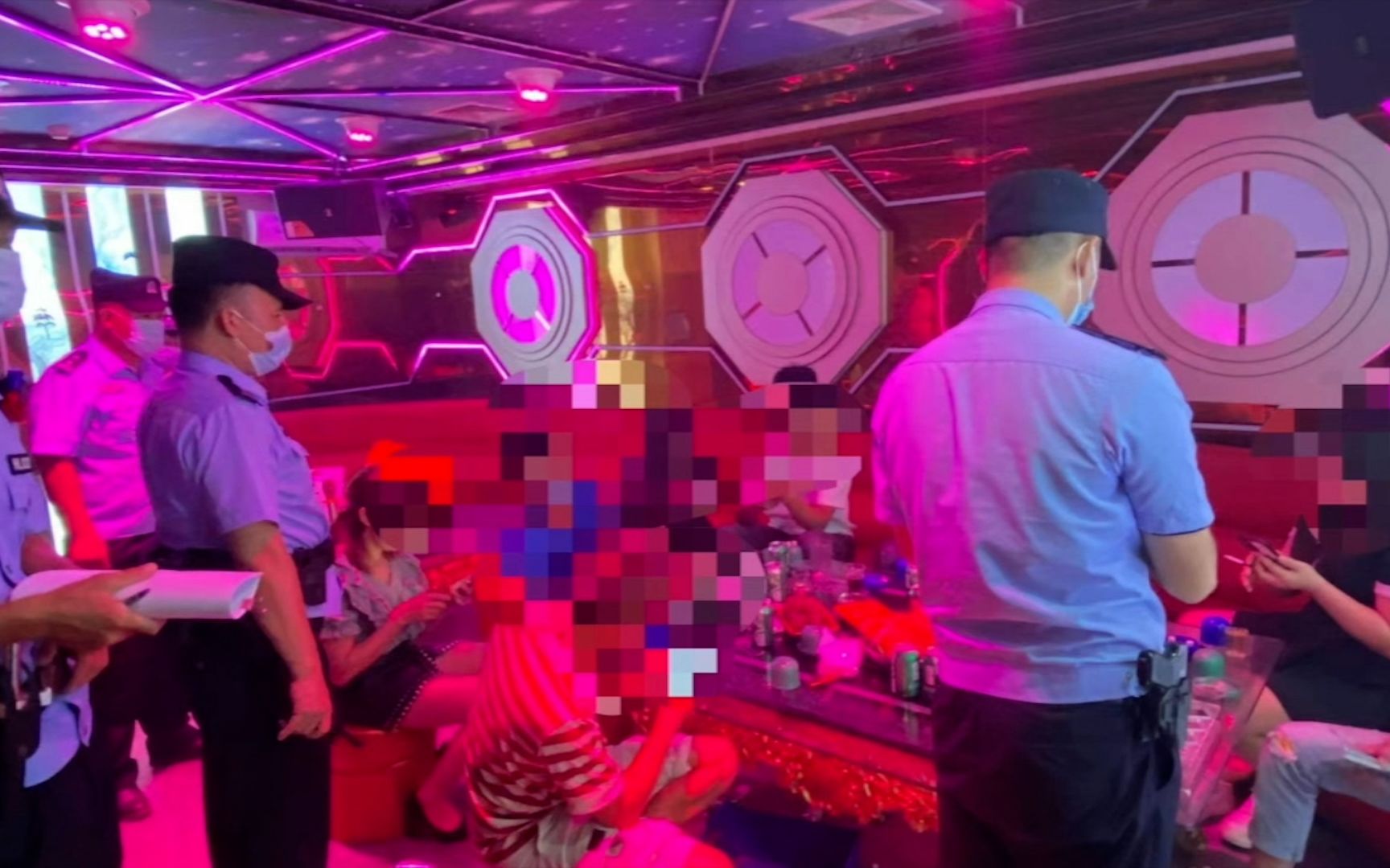 直击广东治安打击整治“百日行动”现场:首日夜查抓现行嫌犯1912人