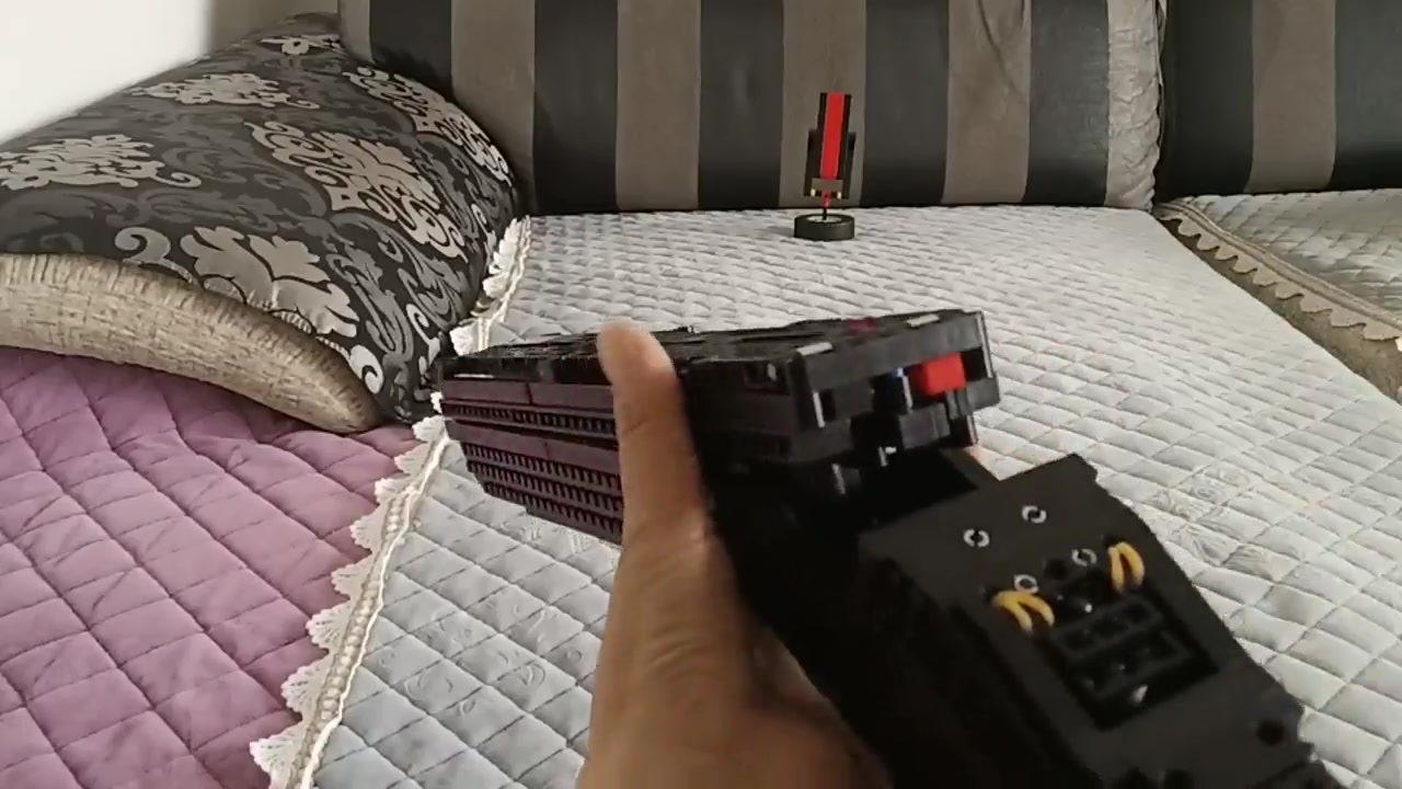 拼装积木玩具双枪霰弹枪演示