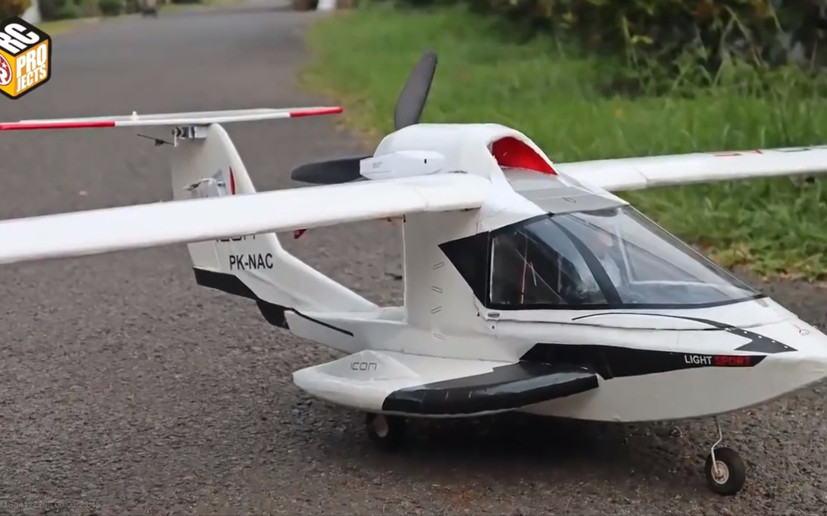 跟着我做航模第14期:微软模拟飞行里你一定飞过的ICON A5 水上飞机