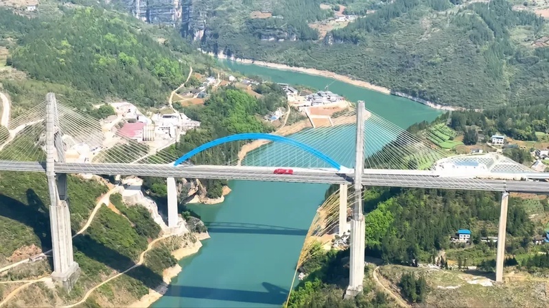 郑万高铁六一全线贯通:湖北巴东四小时到帝都三小时到蓉城