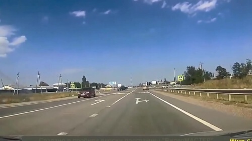 盘点惨烈车祸事故现场,没想到车还能这么开。危险瞬间安全事故