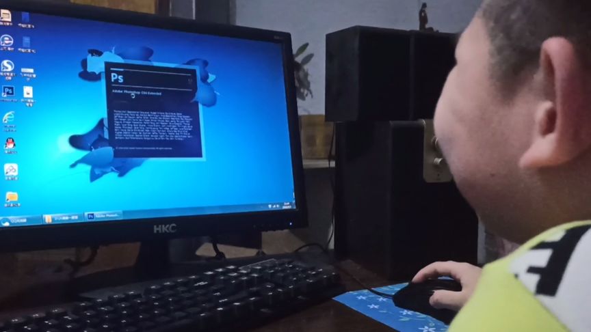 小学生用PS画插画,这样鬼畜的效果,大家觉得怎么样