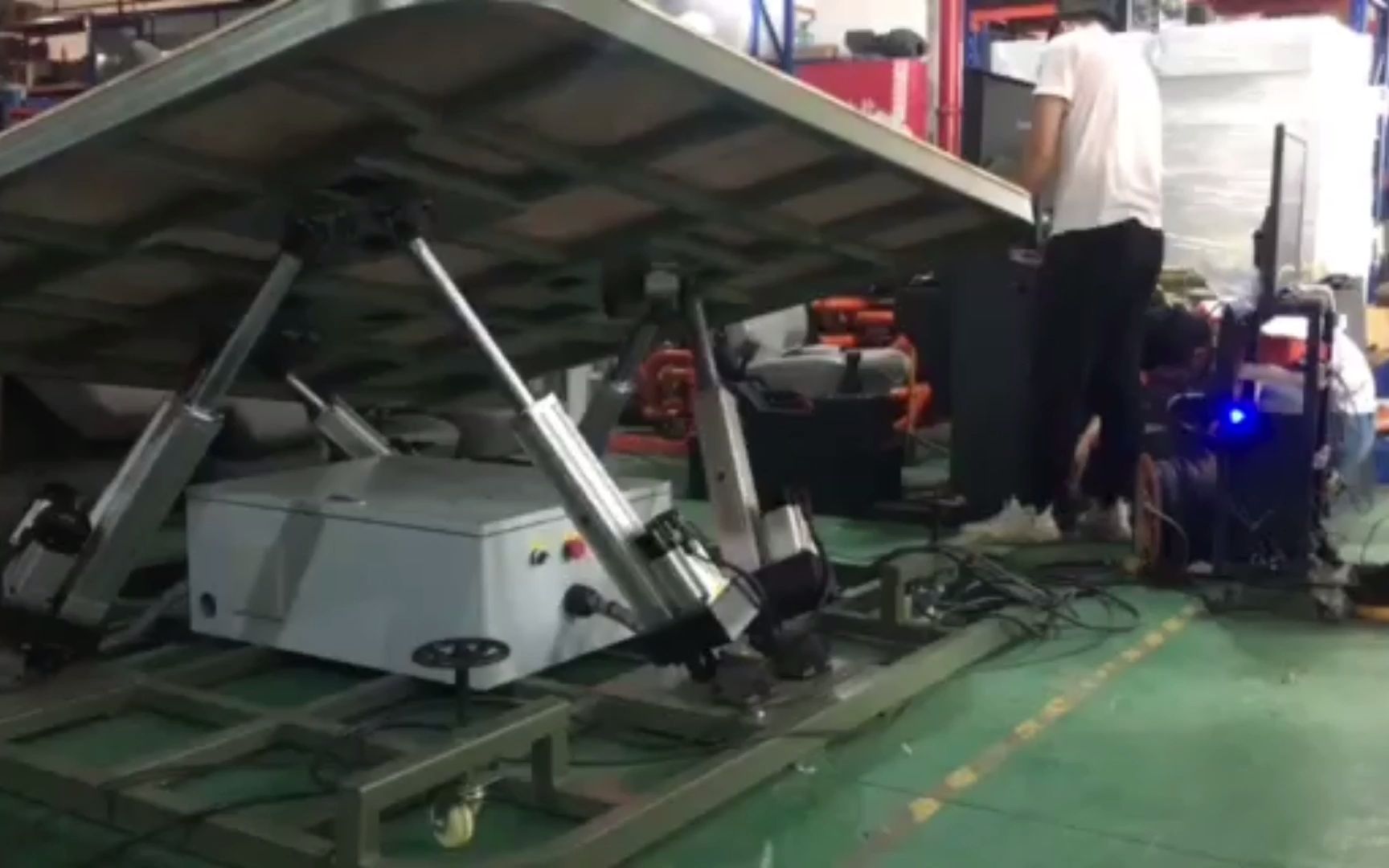 依时利新科技_六自由度平台_手柄控制演示1