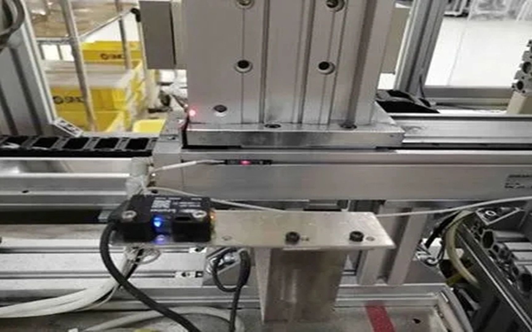 气缸位置检测设计,一定要使用标准的配套传感器吗?