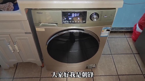 海尔滚筒洗衣机洗到一半显示E代码怎么回事?很简单自己也能解决