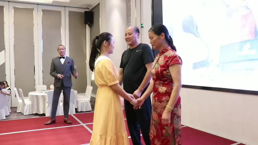 中华民族的传统美德百善孝为先,不管离家有多远,飞的有多高