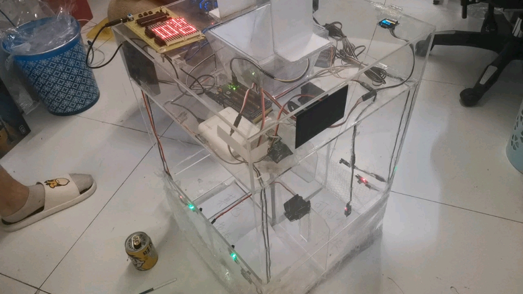 天津市2021年“新工科“作品:AI物联网自动分拣垃圾桶设计