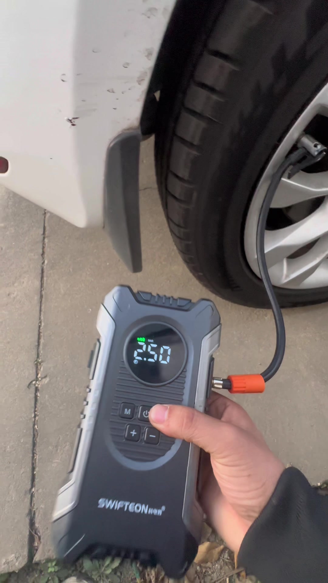 汽车搭电教程 #汽车知识 #驾驶技巧 #开车技巧 #搭电宝 #每天一个用车...