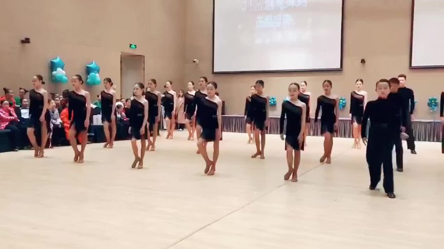拉丁舞:精英班集体恰恰展示,他们的表演真赞!是群努力的孩子