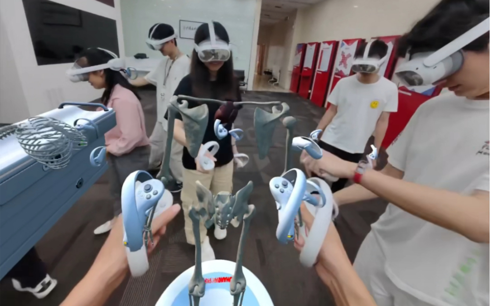 MR混合现实多人协同好的技术更好的服务于行业回归虚实融合该有的...