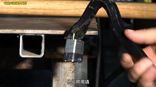 据说使用液氮可以一秒开锁达人