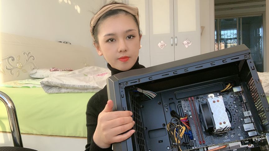 求大神帮忙,我的主机又坏了,开机正常,显示屏无信号,修不好