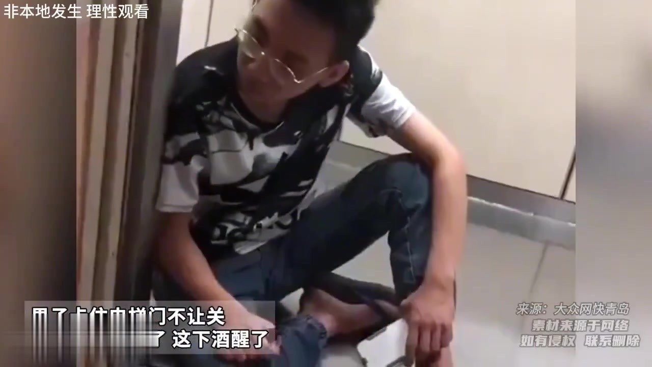 男子卡住电梯门不让关结果很快悲剧了这下酒醒了