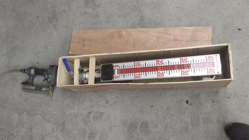 磁翻板液位计的工作原理