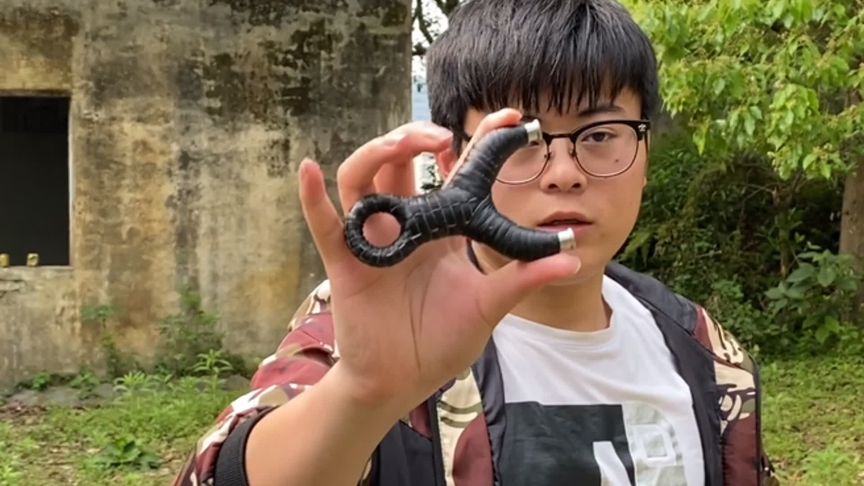 简单的扁皮飞虎弹弓,拒绝花里胡哨,见识一下什么叫做精准!