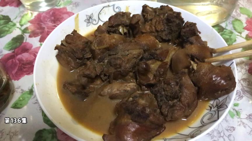 我的vlog:春节假期后第一天上班,客户不多。晚上媳妇弄了两个菜