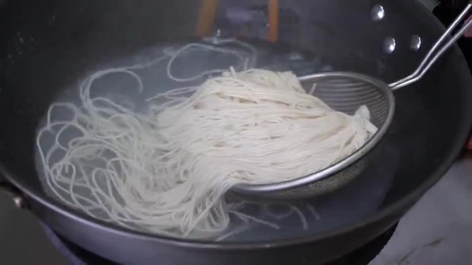 面条这样做,真的是太香了,一周吃7次都不腻,好吃又解馋