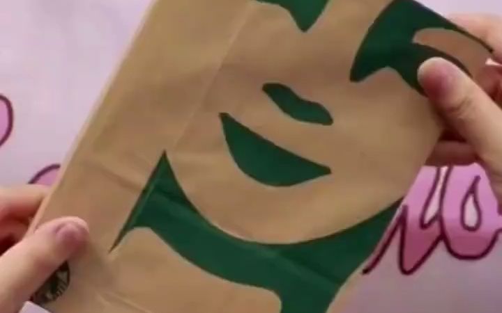 教宝宝们用牛皮纸包书皮!