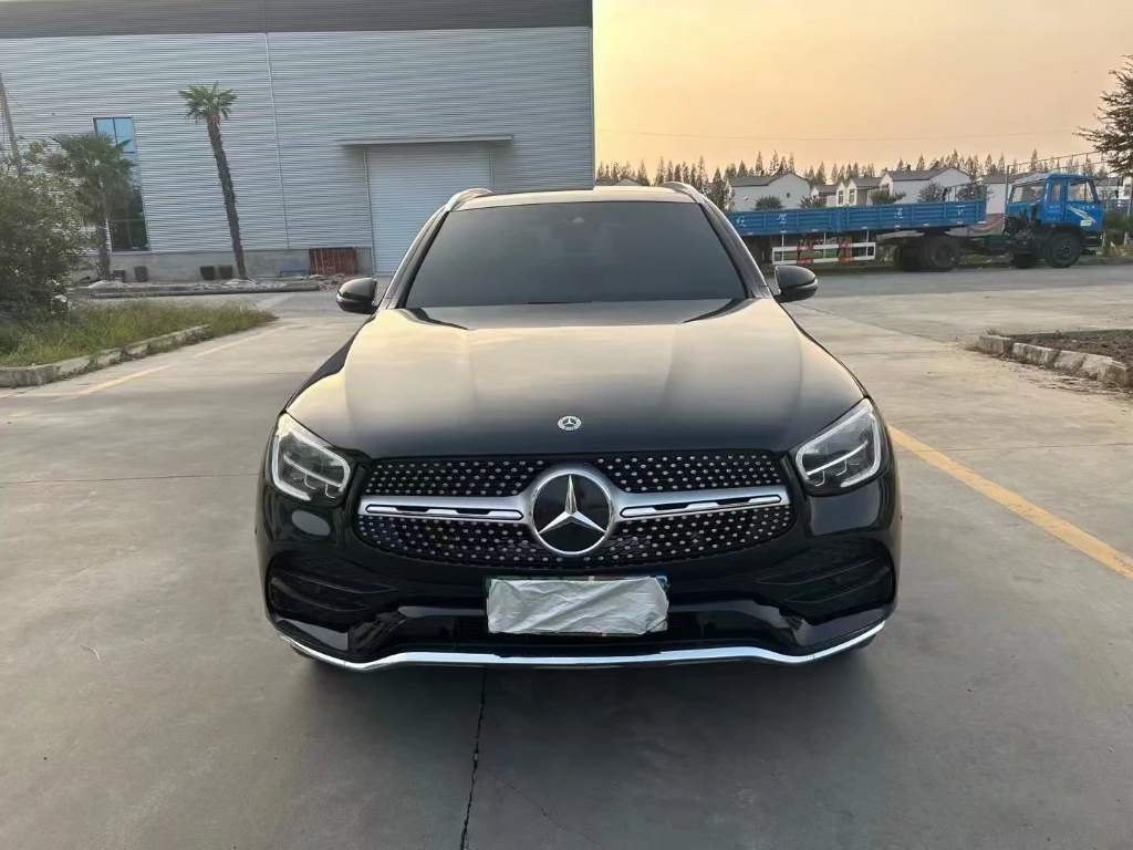 20.97W、21年奔驰GLC300L、2.0T自动至尊商务四驱版