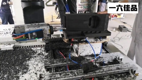 五轴加工中心加工模具