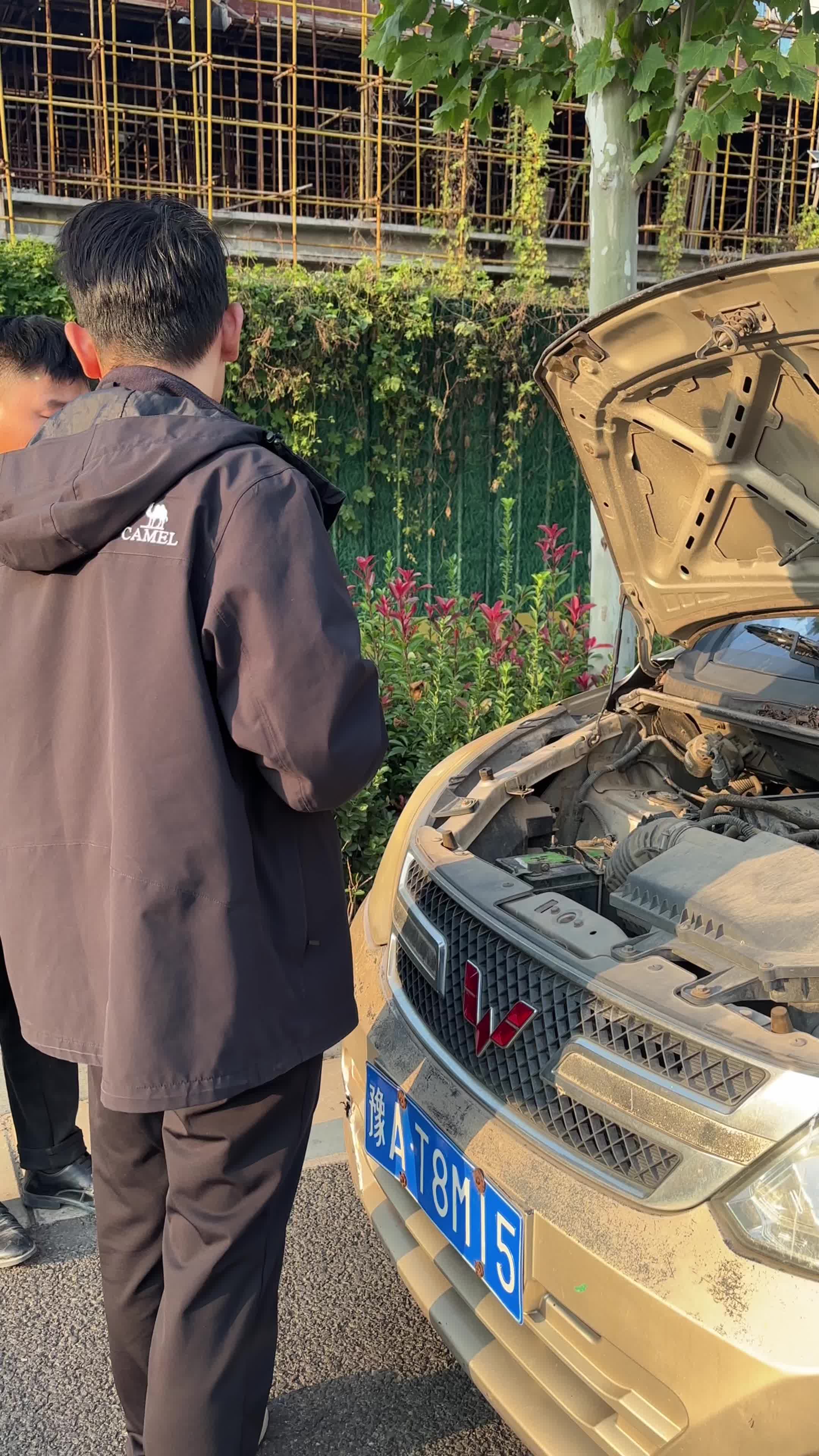 ...搭电一体机路上救援,一把着 #博越l #第四代博越l #吉利汽车 #搭电宝 ...