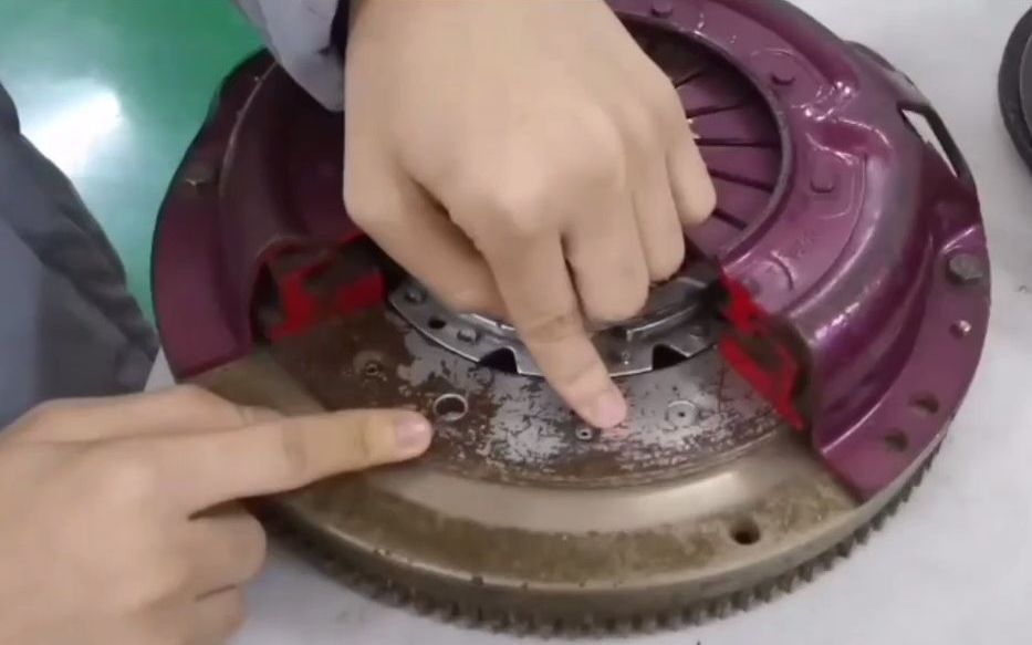 【汽博馆实录】现场讲解——膜片弹簧离合器