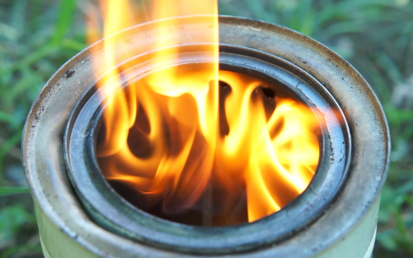 用完的奶粉罐再也不要扔了,看DIY高手变废为宝做成木柴气化炉