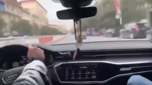 行车记录仪:刚开始我就猜到了结局!在市区开奥迪飙车,一声尖叫后悲剧了