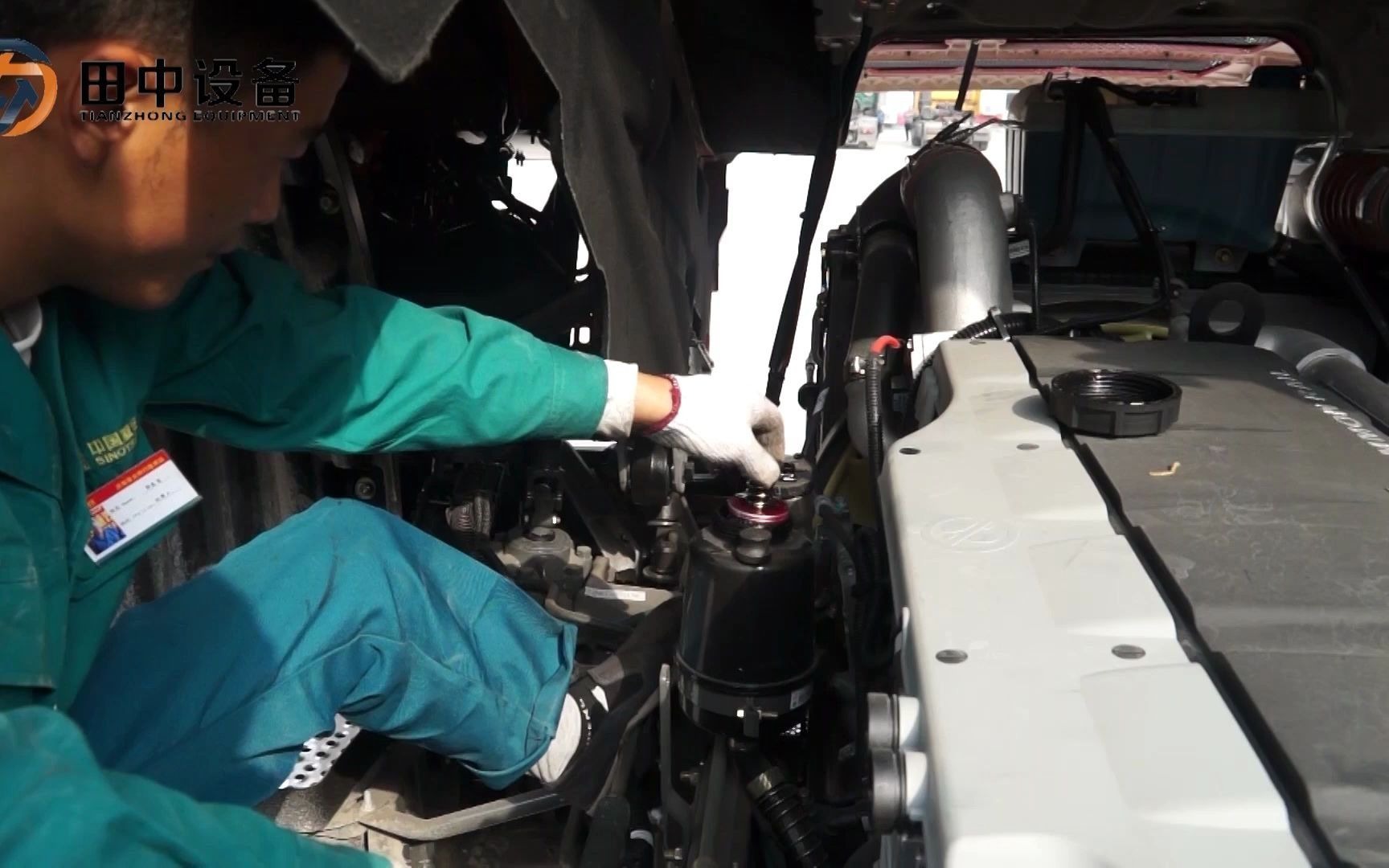 道路救援车在途维修保养更换动力转向液滤清器高速公路流动修车