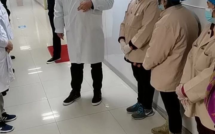 今日上午,成都神康癫痫医院组织新冠肺炎应急预案演练