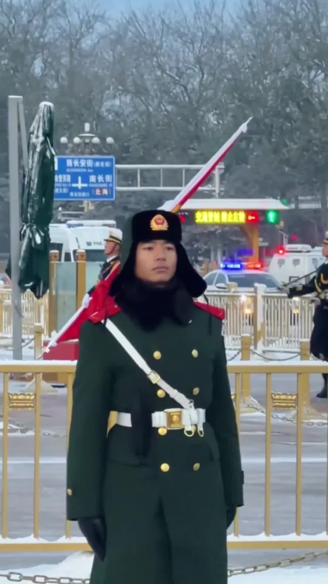 #热门ߔ� #升旗仪式