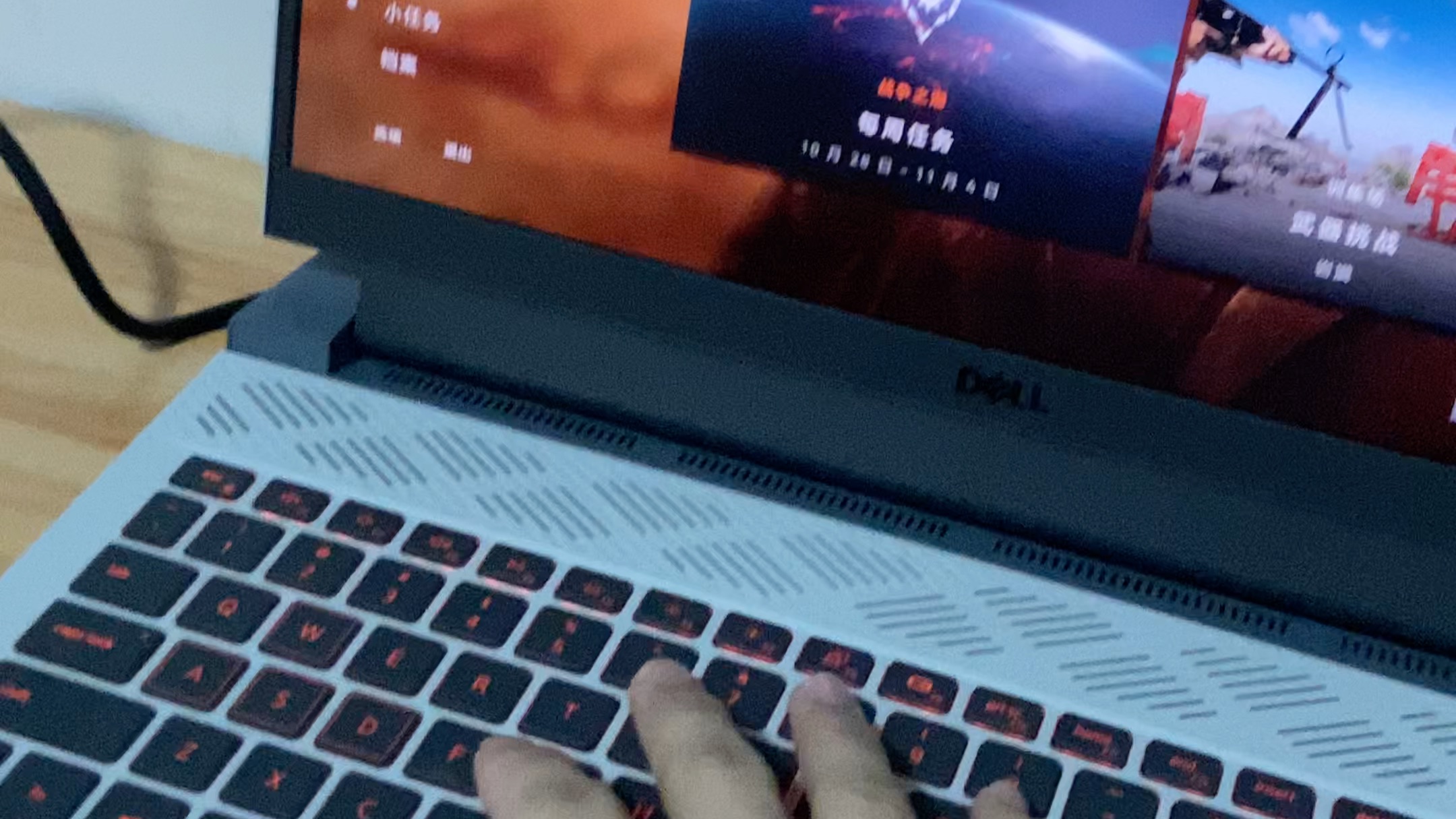 为什么玩战地5一点键盘就自动打字?(本人电脑小白)求告知