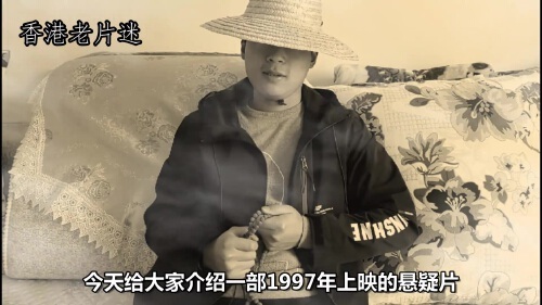 男子被人追击,面对枪林弹雨的袭击,这躲避犹如开挂了!