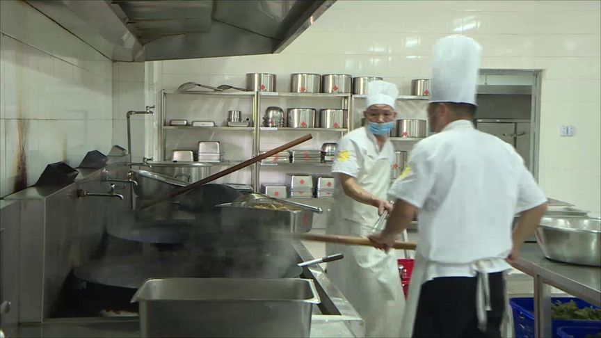 文萃小学:校园食堂用“美味”助力孩子健康成长